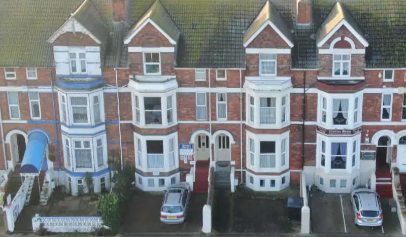 Newnes Holiday Flatlets - Visit the Seaside